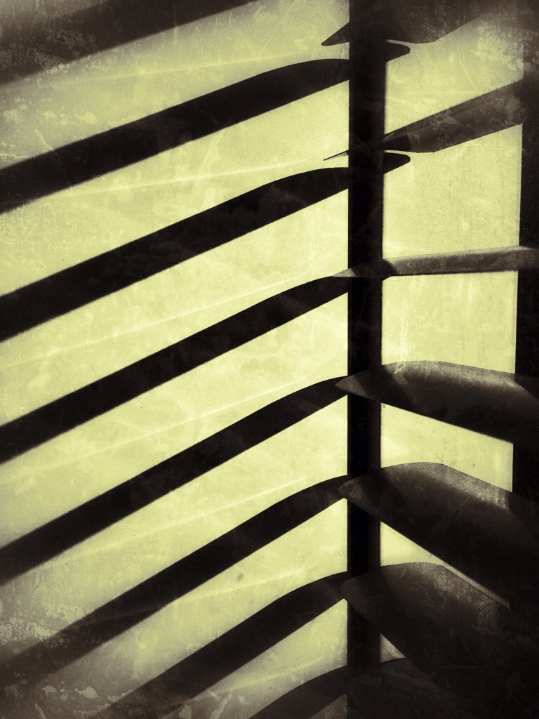 Broken lines | Spanish Lens